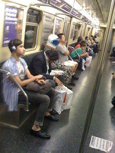 23 Weird Images From New York City Subway - Hello, Big Apple